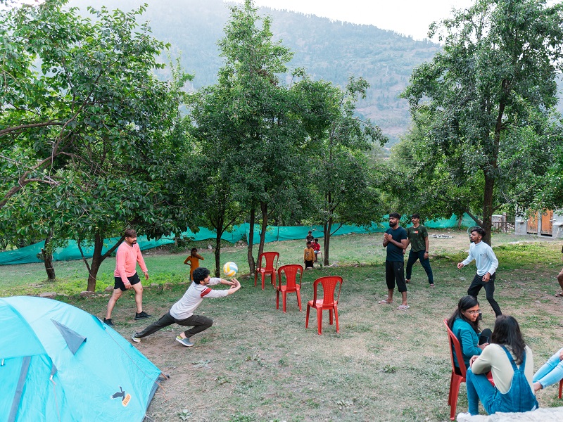 Trekking to Manali Camp | Manali Trekking Packages | Voyagers Adventure